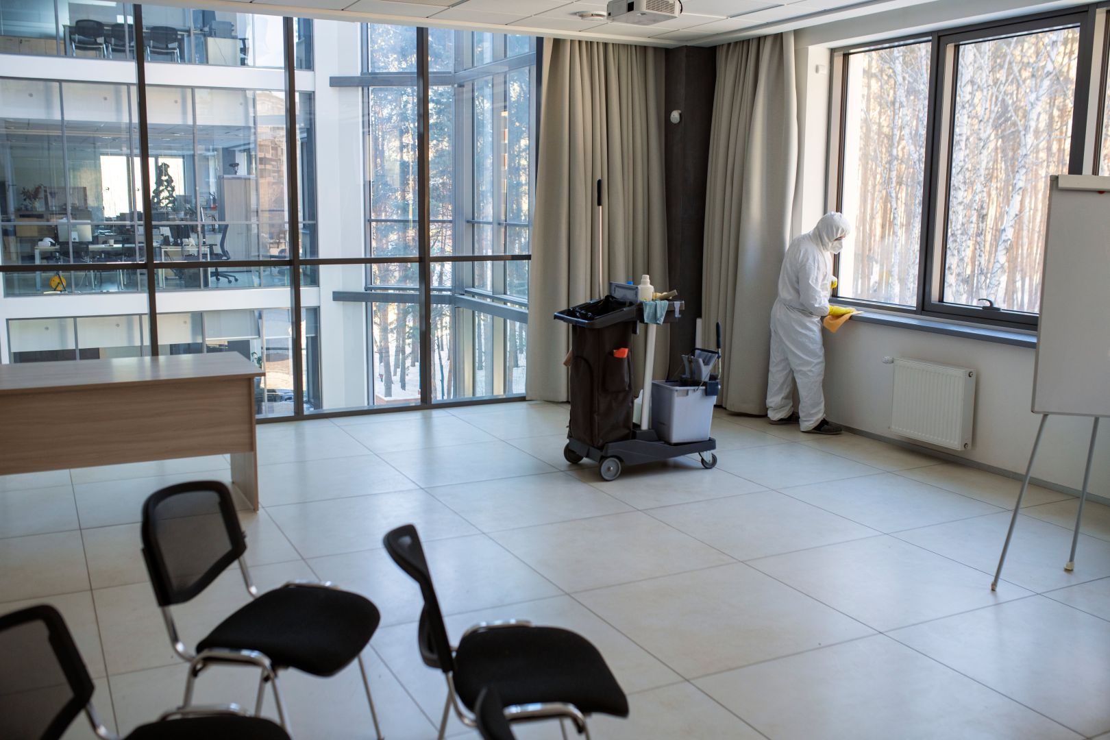 Know Top Surprising Benefits of Office Deep Cleaning Services